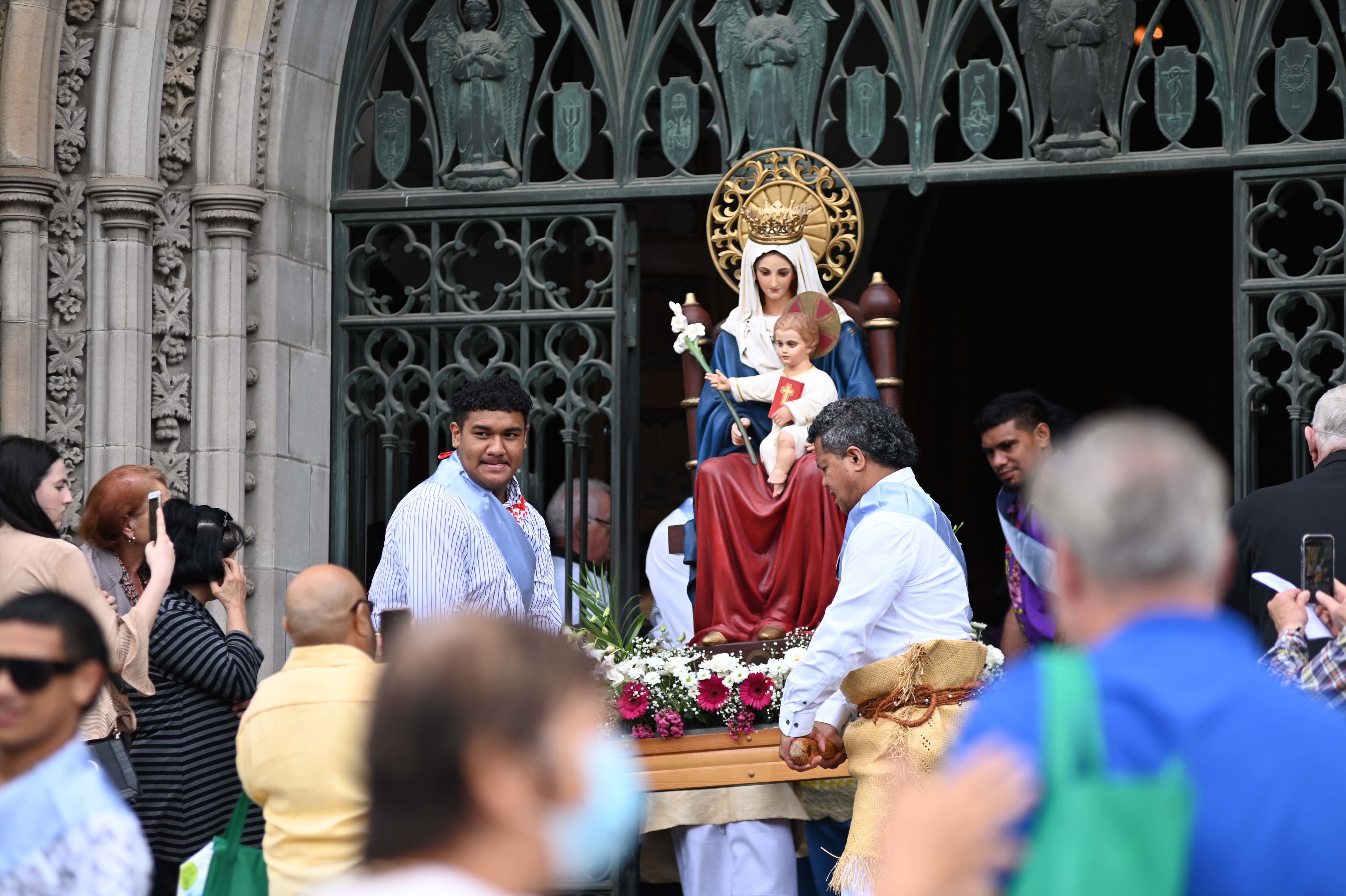 Cathedral overflows for Walk with Mary 2022 | Melbourne Catholic