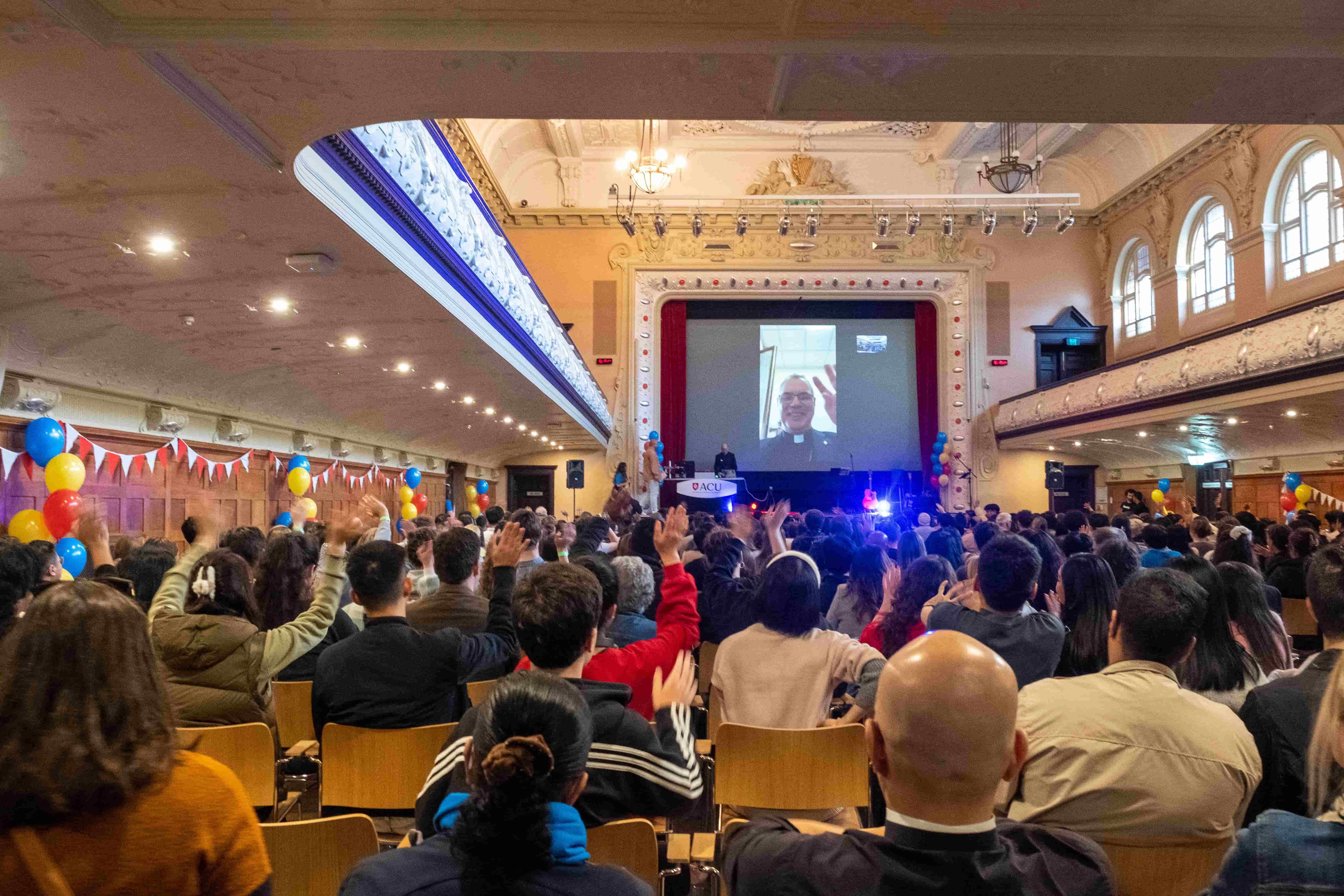 WYD pilgrims gather together for the first time | Melbourne Catholic